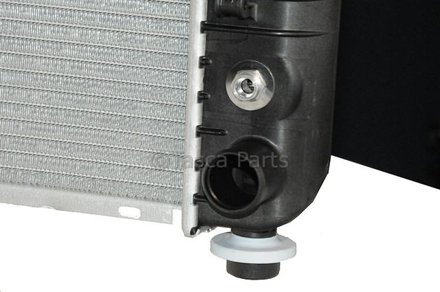 2000-2007 GM Radiator 15841574 | TascaParts.com