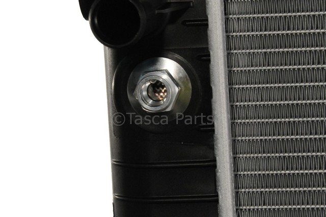 1999-2007 GM Radiator 15841575 | TascaParts.com