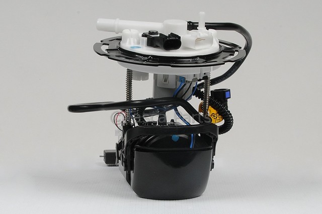 2009 GM Fuel Tank Fuel Pump Module Kit with Level Sensor,Seals and Fuel ...
