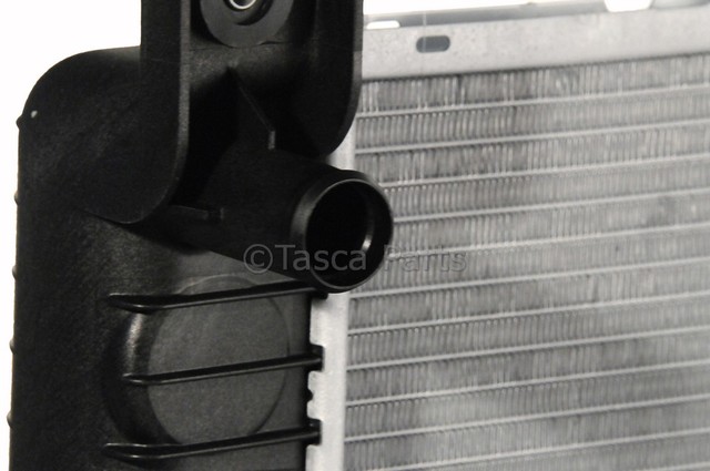 2005-2008 GM Radiator 19256745 | TascaParts.com