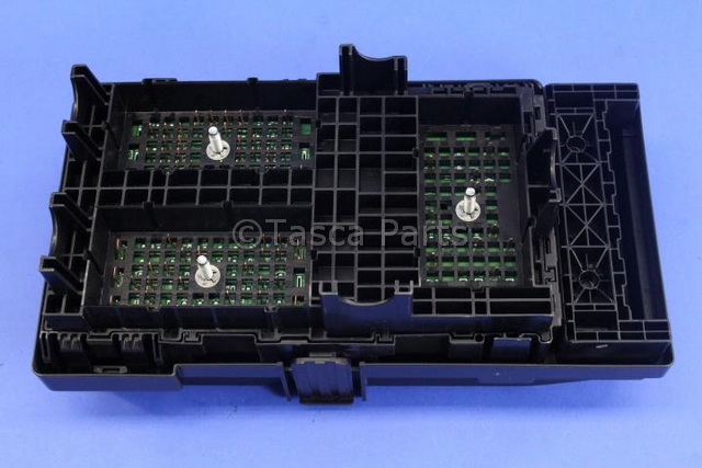 2015-2017 Chrysler 200 Intelligent Power Power Distribution Center ...