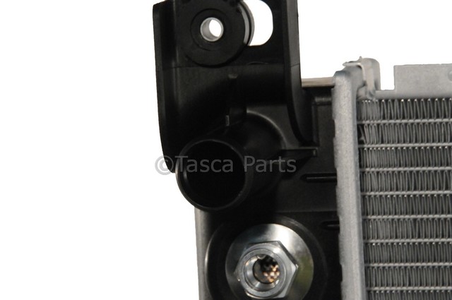 1999-2007 GM Radiator 15841575 | TascaParts.com