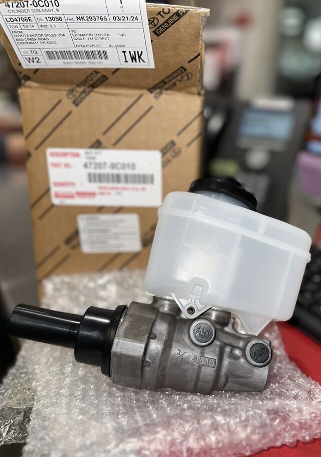 47207-0C010 - Brake Master Cylinder W/O (VSC) 2004-2006 Toyota Tundra ...