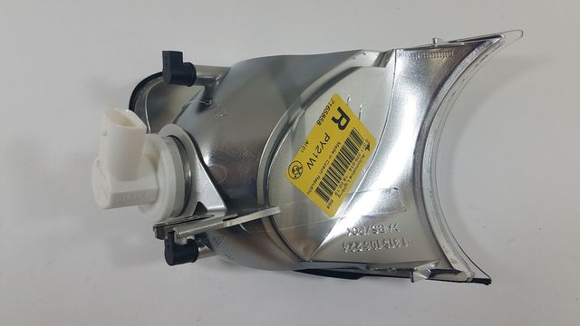 63137165858 - 2002-2006 BMW Turn Signal Lamp (63-13-7-165-858) | BMW of ...