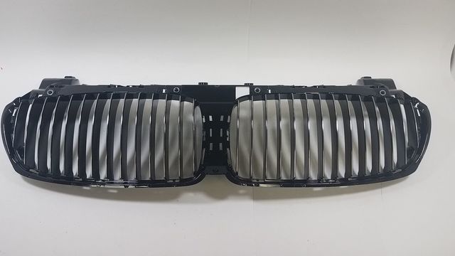 51137145738 - 2006-2008 BMW Center Grille (51-13-7-145-738) | BMW of ...