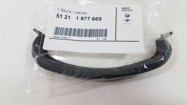 51211977669 - 1992-2002 BMW Handle Gasket, Outside Base (51-21-1-977 ...