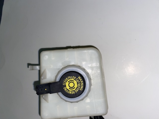 34312282958 - 2006-2010 BMW Master Cylinder Reservoir (34-31-2-282-958 ...
