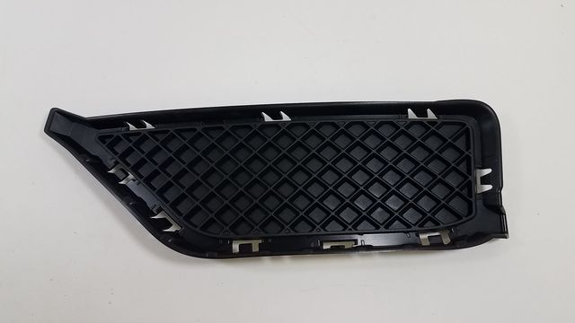 51117303755 - 2013-2015 BMW X1 Lower Grille (51-11-7-303-755) | BMW of ...