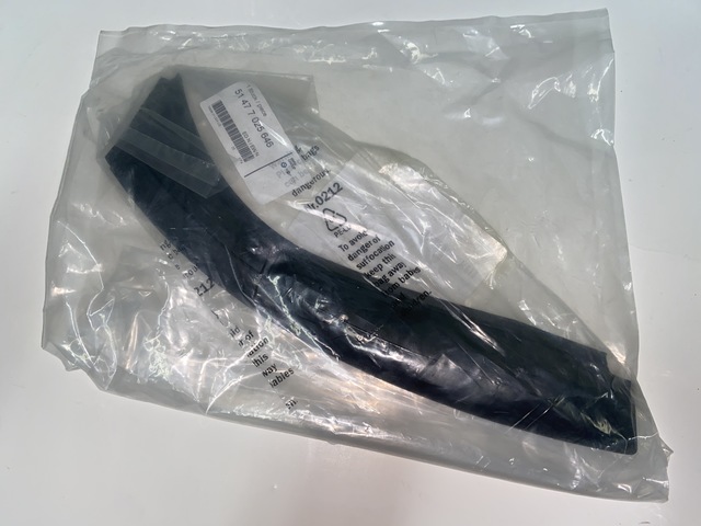 51477025646 - 2003-2008 BMW Z4 Pillar Cover (51-47-7-025-646) | BMW of ...