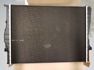 17117537292 - 2007-2013 BMW Radiator (17-11-7-537-292) | BMW of South ...