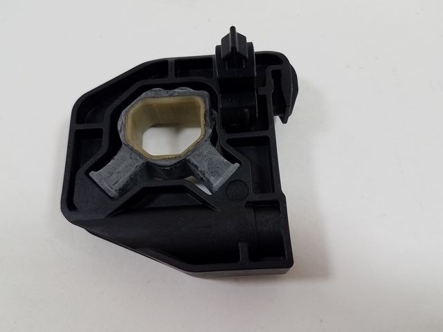 17118620733 - 2012-2021 BMW Radiator Bracket Lower Bracket (17-11-8-620 ...