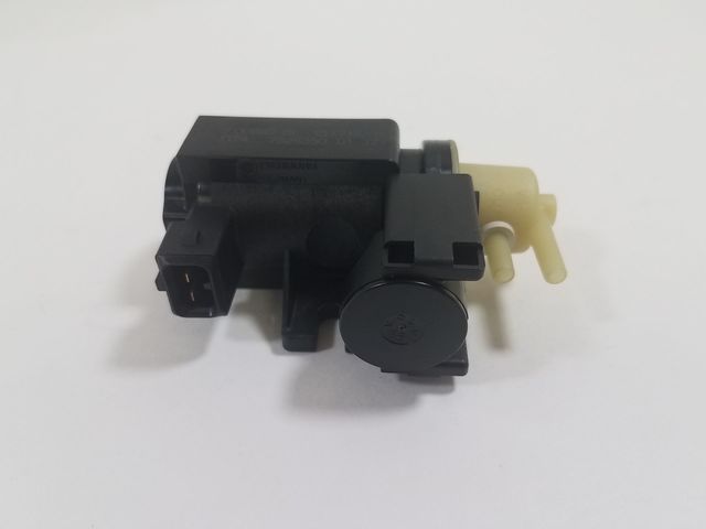 11747626350 - 2008-2014 BMW Pressure Valve (11-74-7-626-350) | BMW of ...
