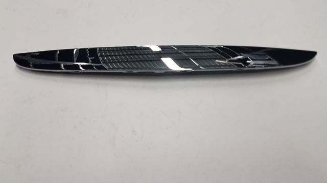 51137117241 - 2006-2009 BMW Grille Upper Molding, left (51-13-7-117-241 ...