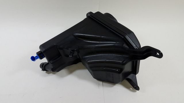 17137640514 - 2006-2016 BMW Reservoir Tank (17-13-7-640-514) | BMW of ...