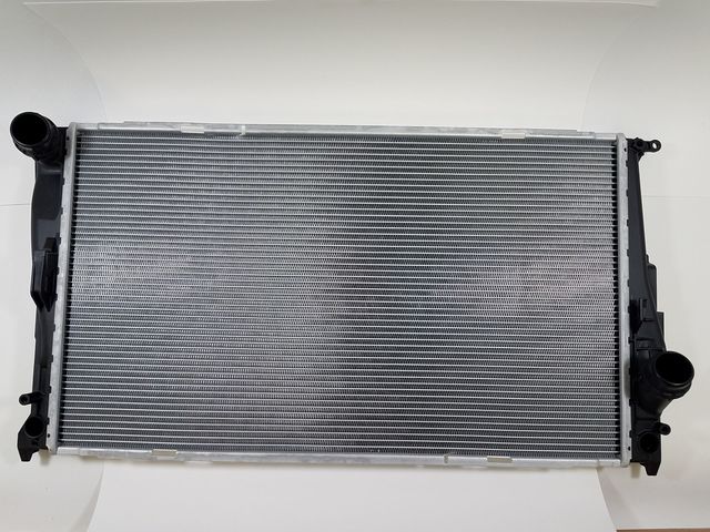 17117547059 - 2007-2016 BMW Radiator (17-11-7-547-059) | BMW of South ...
