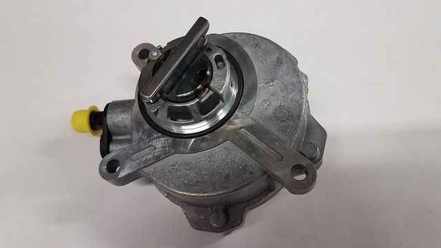 11667635657 - 2002-2013 BMW Vacuum Pump (11-66-7-635-657) | BMW of ...