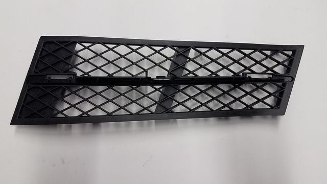 51117200697 - 2011-2013 BMW Lower Outer Bumper Grille, left (51-11-7 ...