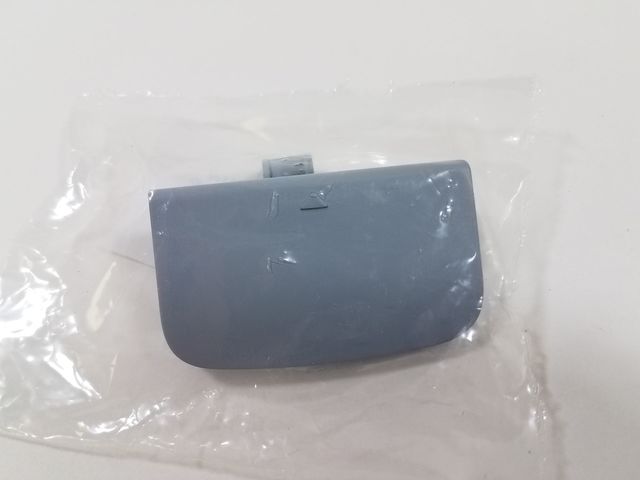 51117135569 - 2006-2008 BMW Tow Bracket Cover (51-11-7-135-569) | BMW ...