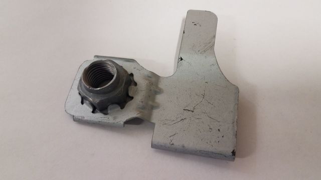 31106783591 - 2009-2019 BMW Ft Lower Control Arm Clip, left (31-10-6 ...