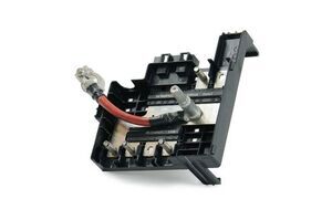 84354721 - Battery Distribution Engine Compartment Fuse Block 2017-2019 GM | Group 1 Auto Parts