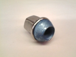 2010-2020 GM Wheel Lug Nut with Stainless Steel Cap M14x1.5 9598179 GM ...