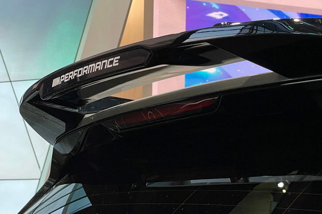 BMW OEM M PERFORMANCE FLOW-THROUGH REAR SPOILER IN HIGH-GLOSS BLACK ...