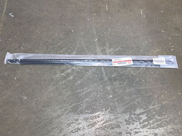2004-2009 Toyota Prius Door Window Belt Weatherstrip (Left, Front ...