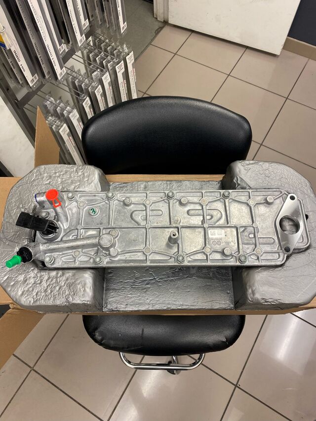 12697806 - Manifold Gateway Buick GMC Parts