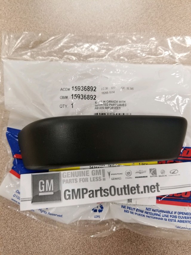 2007-2014 GM Black Interior Driver Side Door Handle 15936892 | OEM GM Parts