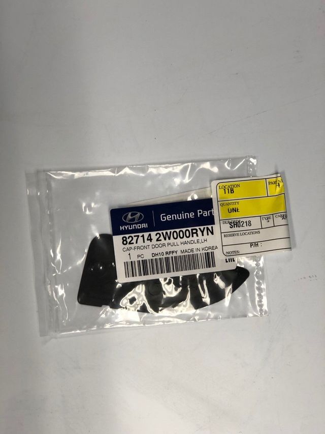 2013-2019 Hyundai Door Trim Panel Cap 82714-2W000-RYN | OEM Hyundai Parts