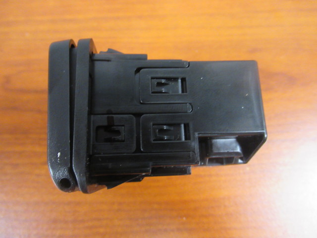 OEM Mopar 2014-2022 Jeep Dodge Ram Floor Console 115V Power Outlet ...