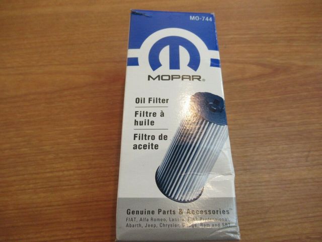 OEM Mopar 2011-2013 Dodge Charger Challenger 3.6L 6 Qts. 5W-30 Oil ...