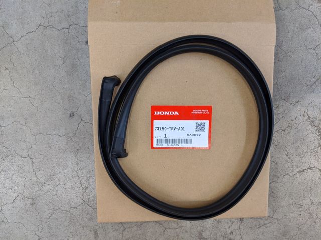 2018-2021 Honda Clarity Upper Molding 73150-TRV-A01 | Honda Parts For Less