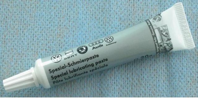 G-052-141-A2 - Special lubricating paste grease Audi Parts Store