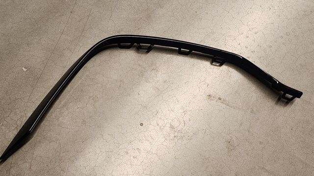 8W6-853-555-T94 - Rear Trim Molding LEFT Gloss Balck 2020-2024 Audi ...