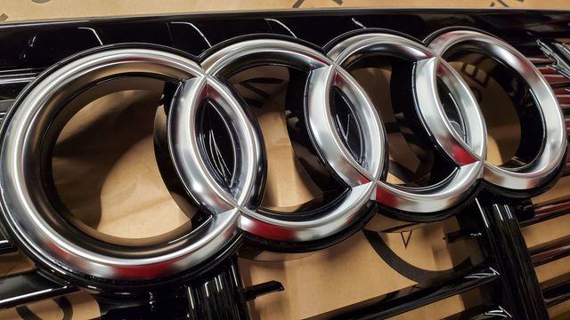 4KE-853-651-T94 - Audi Etron SUV Black Grille 2019-2023 Audi | Audi ...