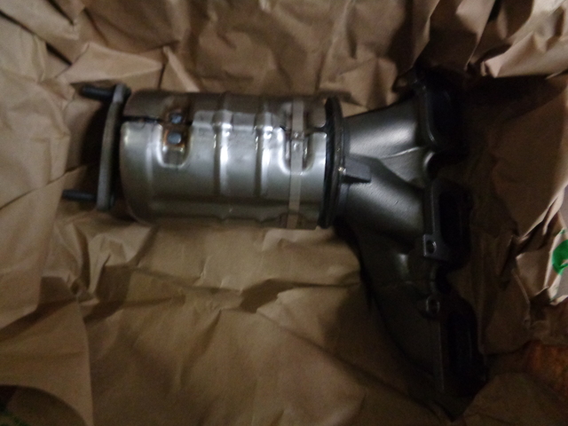 BT4Z-5G232-C - Catalytic Converter With Integrated Exhaust Manifold ...