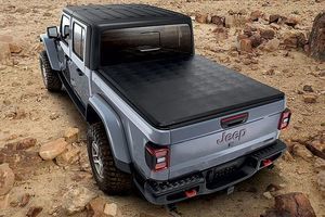 2020-2021 Jeep Gladiator JT Soft Tri-Fold Tonneau Bed Cover 82215615 ...
