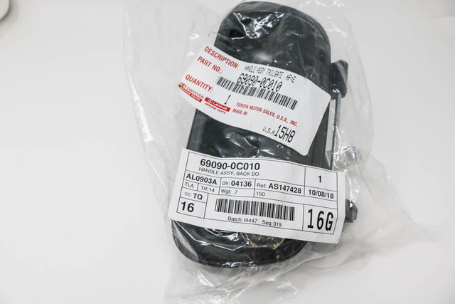 69090-0C010 - Tailgate Handle 2000-2006 Toyota Tundra | Longo Toyota Parts