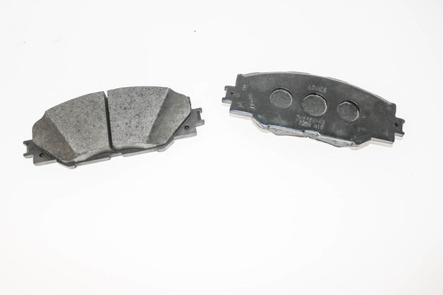04465-0R031 - Disc Brake Pad Set Front 2016-2018 Toyota RAV4 | Longo ...