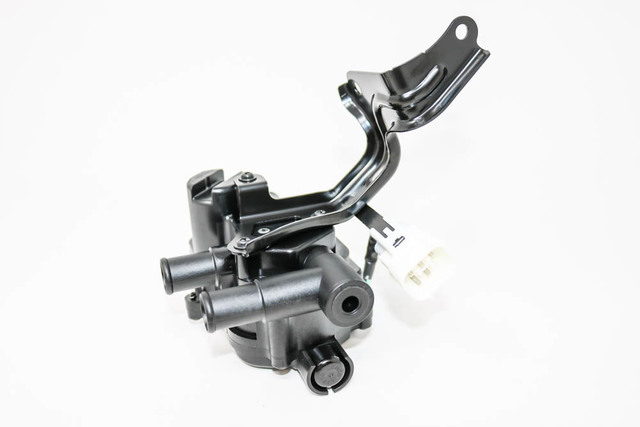 16670-21010 - Valve Assembly, Water With Bracket 2004-2009 Toyota Prius ...