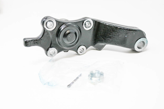 43330-39556 - Suspension Ball Joint (Right, Front, Lower) 2001-2004 ...