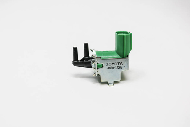 90910-12065 - Valve Vacuum Switch Longo Toyota Parts