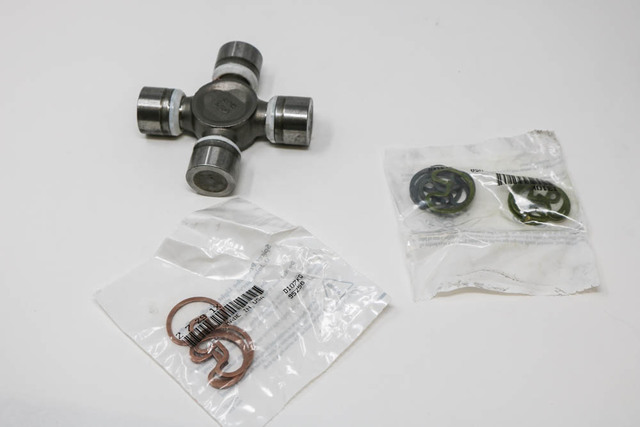 04371-04031 - Universal Joints 2005-2024 Toyota | Longo Toyota Parts