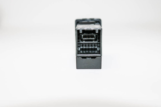 86190-0R010 - Audio Auxiliary Jack 2012-2023 Toyota | Longo Toyota Parts