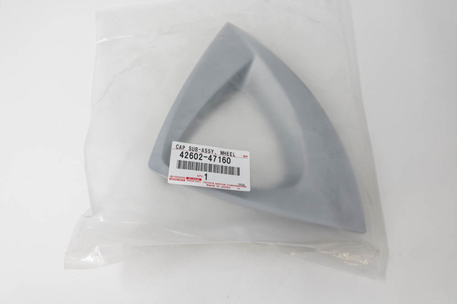 42602-47160 - Wheel Cover 2016-2018 Toyota | Longo Toyota Parts