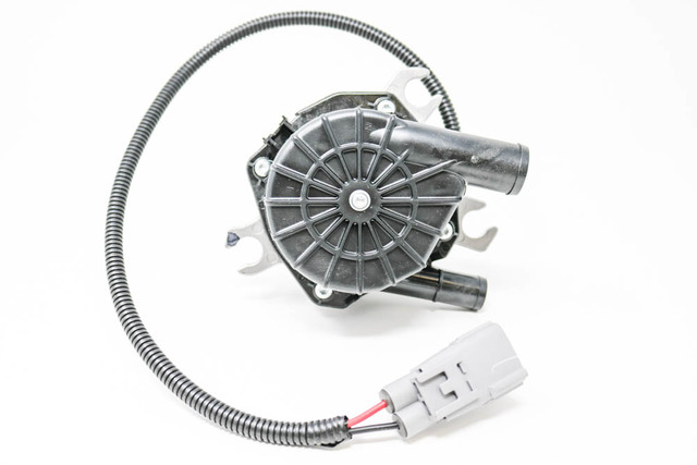 17610-0S010 - Secondary Air Injection Pump 2007-2013 Toyota | Longo ...