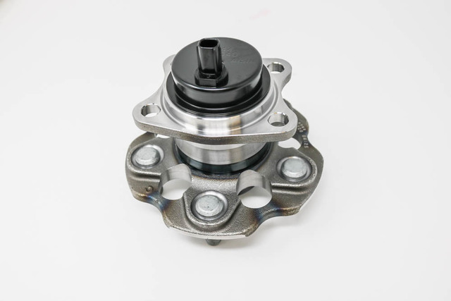 42450-47050 - Hub & Bearing 2012-2020 Toyota | Longo Toyota Parts