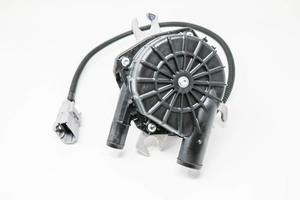 17610-0S010 - Secondary Air Injection Pump 2007-2013 Toyota | Longo ...