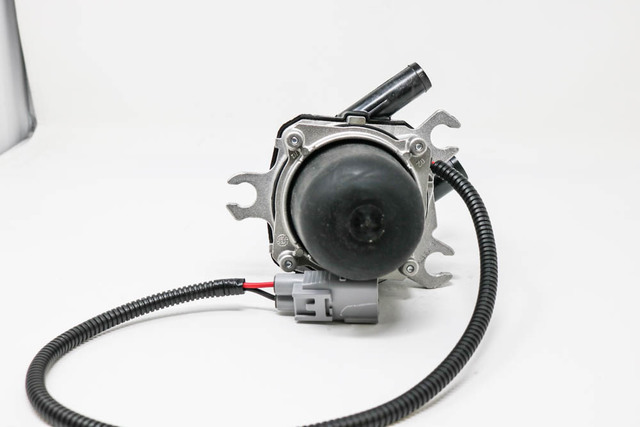 17610-0S010 - Secondary Air Injection Pump 2007-2013 Toyota | Longo ...